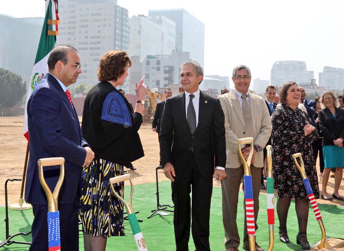 Colocan primera piedra de la nueva embajada de EU en México - Almomento ...