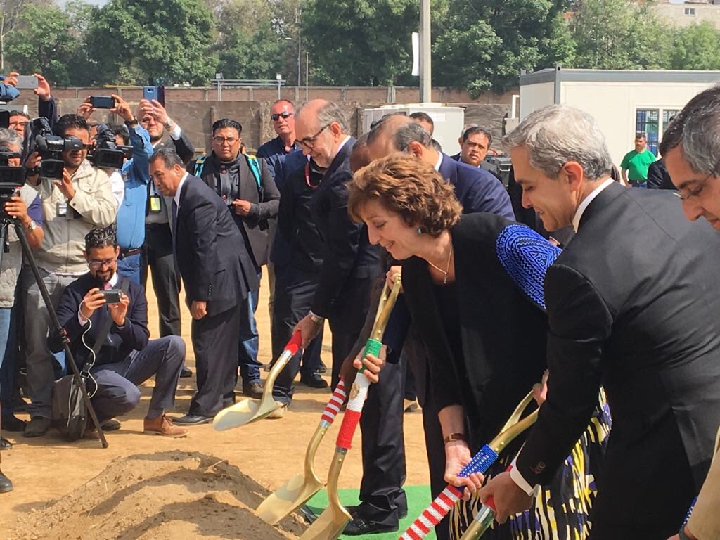 Colocan primera piedra de la nueva embajada de EU en México - Almomento ...